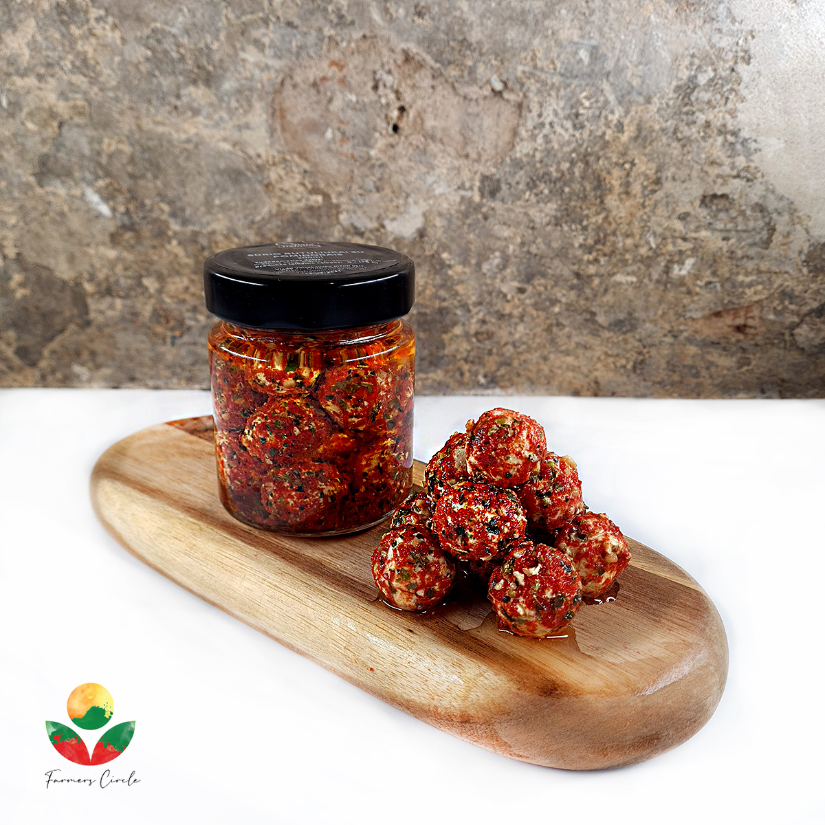 Sūrio rutuliukai su džiovintais pomidorais – Senatorių pasažas